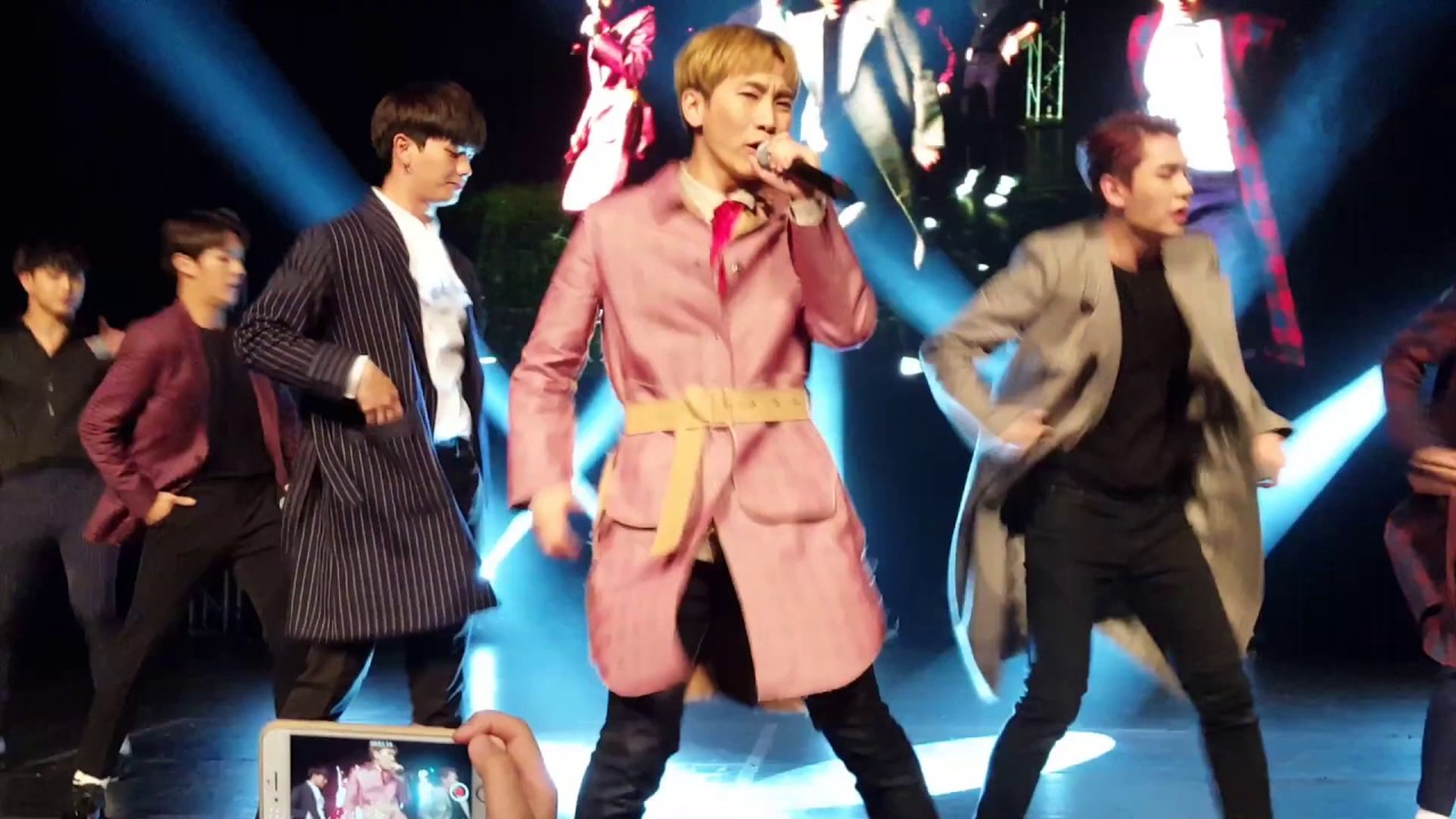 Pop! Goes the World! - Gallery